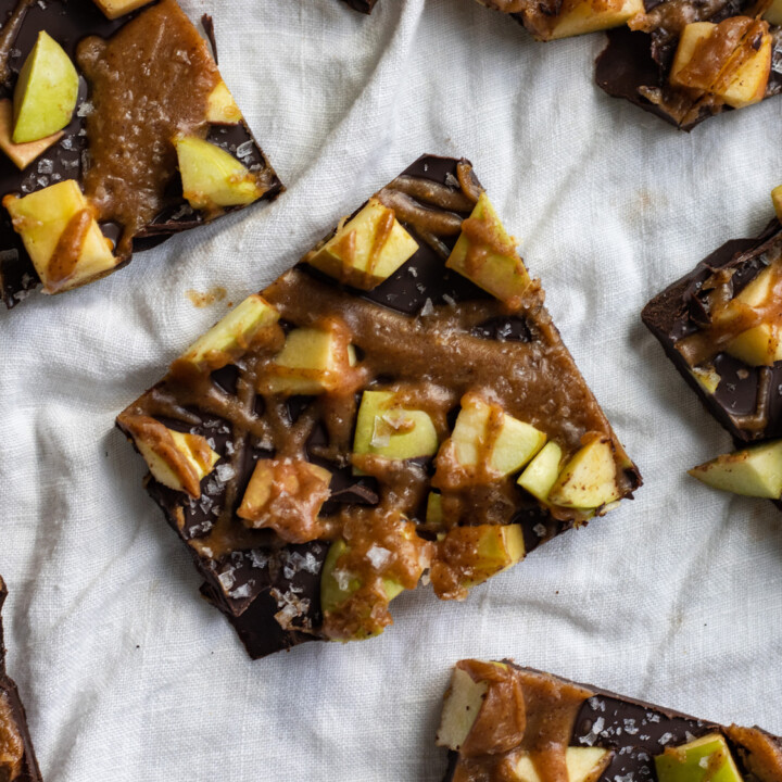 Salted Caramel Apple Bark with Dark Chocolate (vegan) - Avocado Skillet