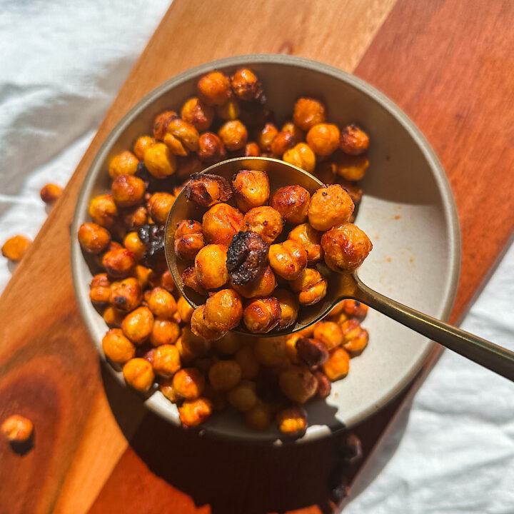 Crispy Sriracha Maple Chickpeas (Air Fryer) - Avocado Skillet