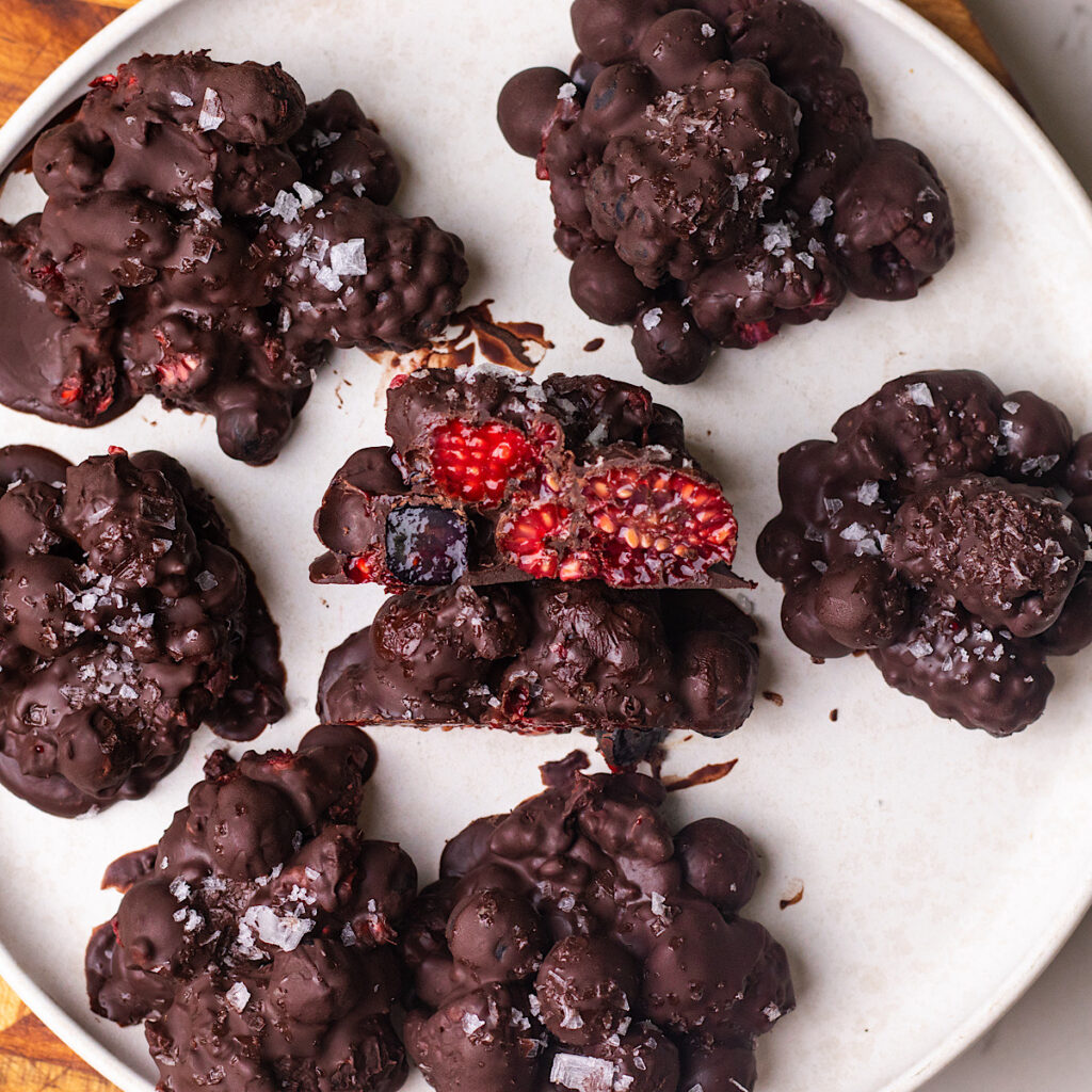 Dark Chocolate Berry Clusters - Avocado Skillet